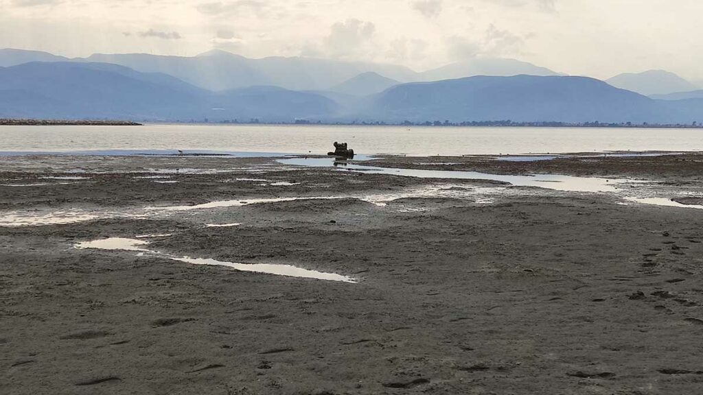 Μια απέραντη καινούργια παραλία γεννήθηκε στο Ναύπλιο
