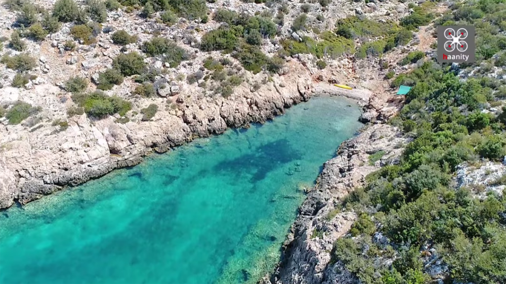 Το «φιορδ του ερημίτη» στην Αργολίδα - Η μυστηριώδης γαλάζια παραλία ...
