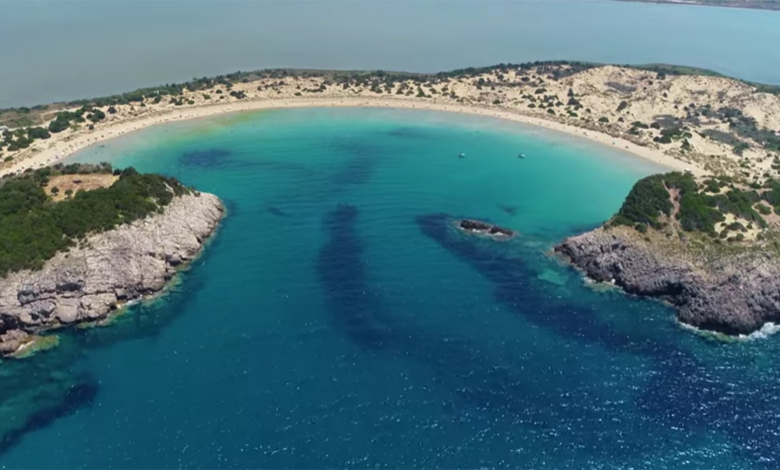 Η παραλία με το Ομηρικό παρελθόν και το θολωτό Μυκηναϊκό τάφο που είναι ...